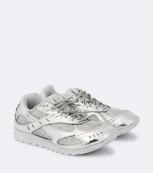 Chrome (metallic)