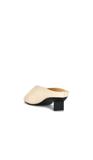 ST. AGNI Linea Heel