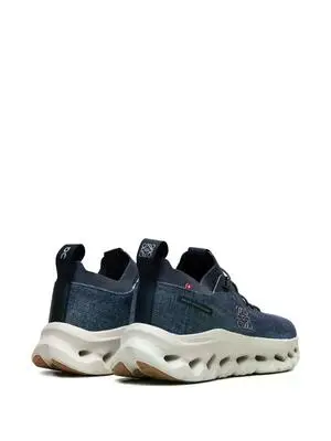 On Cloudsolo Logo Detail Sneakers - Blue