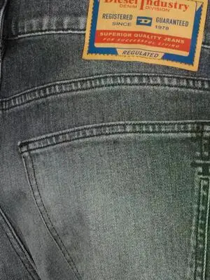 DIESEL® D-strukt Five-pocket Jeans With Logo Patch - Grey