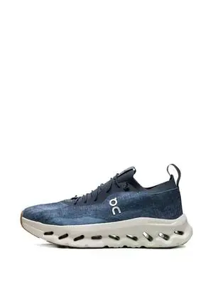 On Cloudsolo Logo Detail Sneakers