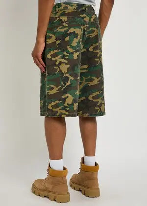 CHEW FOREVER Tribal Camouflage Printed Denim Shorts