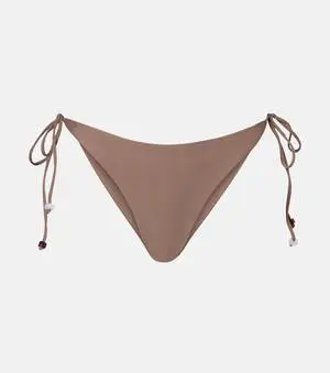 Mahogany (brown)