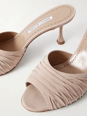 Manolo Blahnik Pirua 70 Suede Mules - Neutrals