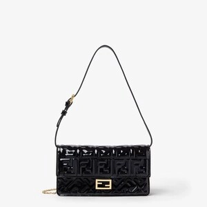 Fendi Baguette Wallet On Chain - Black