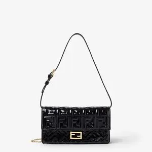 Fendi Baguette Wallet On Chain - Black