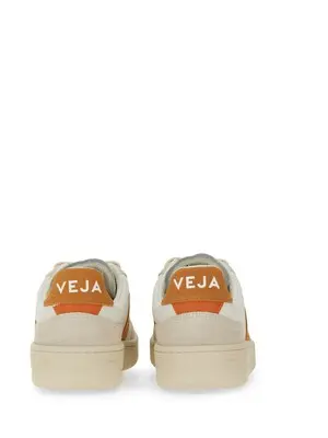 VEJA V-90 Sneakers