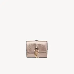 Chloé Small Alphabet Tri-fold In Metallized Leather Single - Shiny Grey