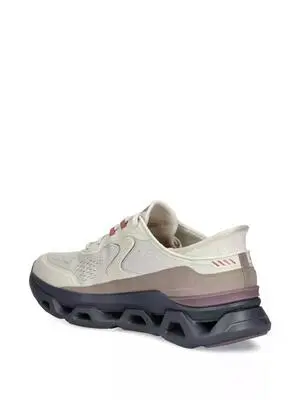 Sketchers Glide-step Altus Sneakers