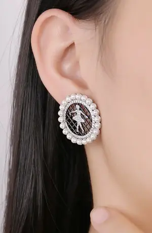 RETRO CHIC Royal Ballet Earrings