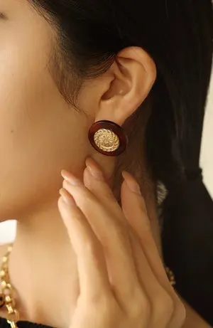 RETRO CHIC Coin Earrings