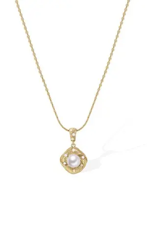 RETRO CHIC Canary Shell Pearl Pendant Necklace - Gold & White