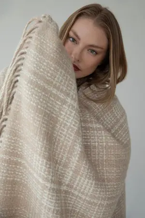 SSKEIN Rustic Plaid Throw - Taupe