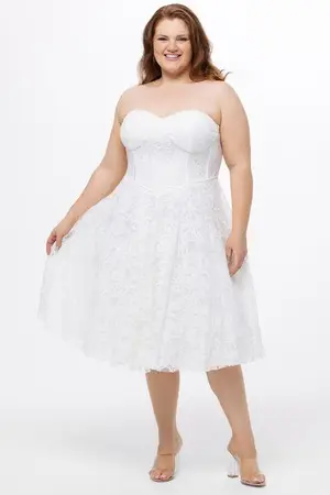 SYDNEY'S CLOSET Sweetheart Strapless Lace Bustier Tea-length Dress - Diamond White