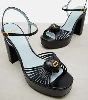 Valentino Garavani Royal Vlogo 115 Leather Platform Sandals - Black