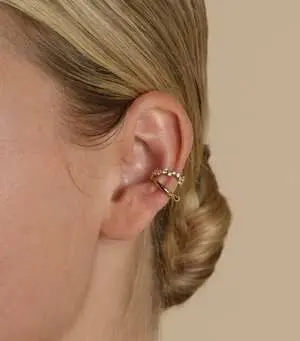 ASTRID & MIYU Crystal Spiral Ear Cuff