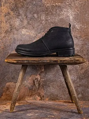V.GAN LONDON Endive Chukka Boots - Black
