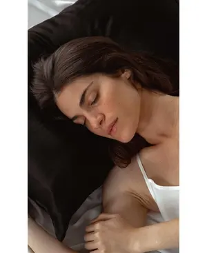 DROWSY Silk Standard Pillowcase And Padded Scrunchie Set - Black