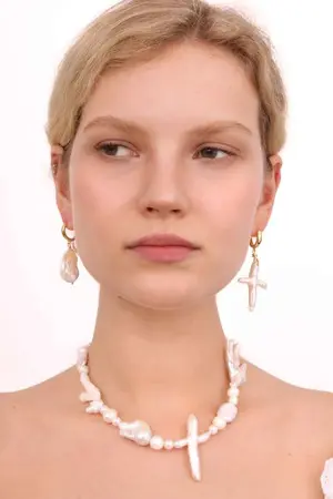 VELVET LUNA Irregular Pearl Drop Earrings - Gold