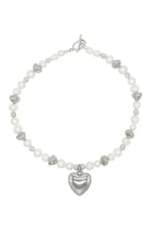 VELVET LUNA Pearl Necklace With Heart Charm - White