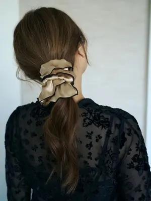 LOST PATTERN Nyc Maxi Flower Double-layer Oversized Silk Scrunchie - Tan