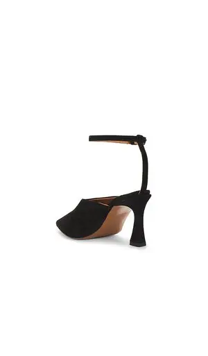 ATP ATELIER Pointed Toe Ankle Strap Heels