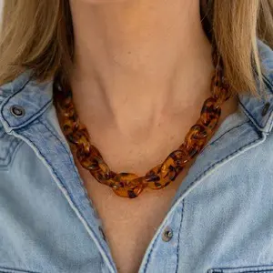 ERIN MCDERMOTT JEWELRY Classic Tortoiseshell Chain Necklace