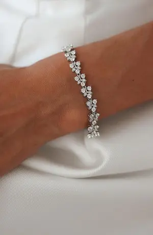 UNTAMED PETALS Crystal Wreath Bracelet