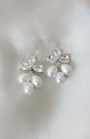UNTAMED PETALS Windsor Pearl Drop Earrings