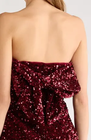 ALL IN FAVOR Strapless Sequin Minidress - Wine