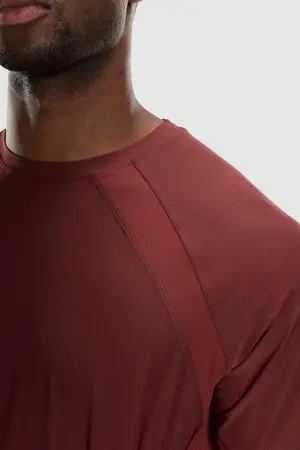 PELOTON Essential Jersey Rib Short Sleeve Shirt - Deep Burgundy