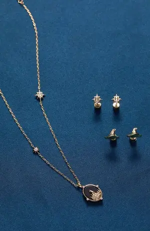 ALEX AND ANI Harry Potter Hogwarts & Sorting Hat Earring Set