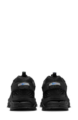 Nike Zoom Vomero Roam Winterized Sneaker - Black/black/black/blue