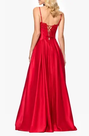 BLONDIE NITES Floral Appliqué Lace-up Satin Ballgown