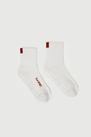 FRAISE Sport Quarter Crew Grip Socks - Crimson