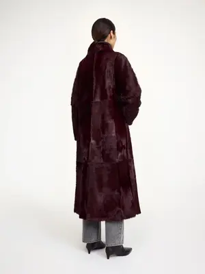 BY MALENE BIRGER Rafaia Shearling Calf Coat - Cabernet