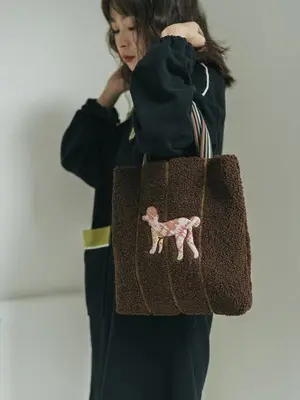 LOST PATTERN Pan Pan Shearling Tote Bag - Chocolate