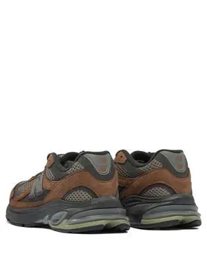 NEW BALANCE 2010 Sneakers - Brown