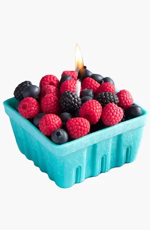 SOUTHLAKE GIFTS Berry Basket Candle - Tiffany Blue Basket