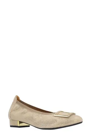 L'AMOUR DES PIEDS Floella Almond Toe Pump