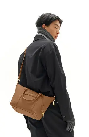 MAISON DE SABRE Small Leather Weekender - Sandstone Brown