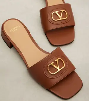 Valentino Garavani Vlogo Leather Sandals