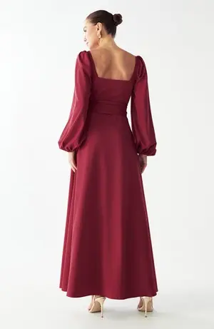 WILLA Knoll Midi Dress