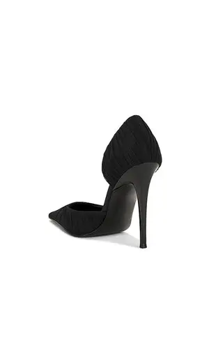 Steve Madden Elegant Pump