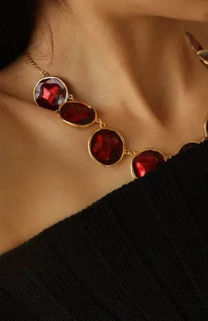 RETRO CHIC Enamel Ripple Necklace - Red & Gold