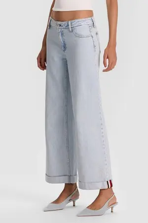 Alice + Olivia Duncan Cuffed Jeans