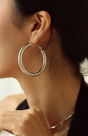 RETRO CHIC Hoop Earrings - Silver
