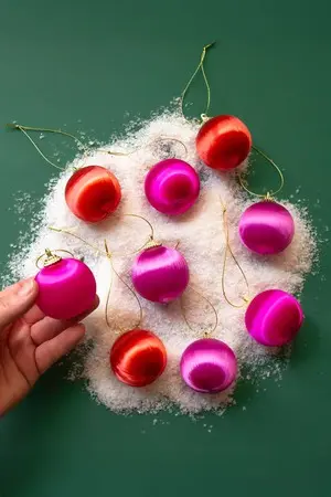 SUNSHINE STUDIOS Mini Retro Satin Ornaments