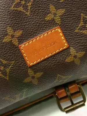 LOUIS VUITTON 1990 Saumur 30 Shoulder Bag