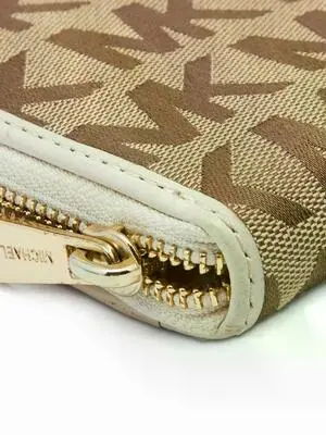 Michael Kors Pre-owned Logo Plaque Zip-around Wallet - Brown